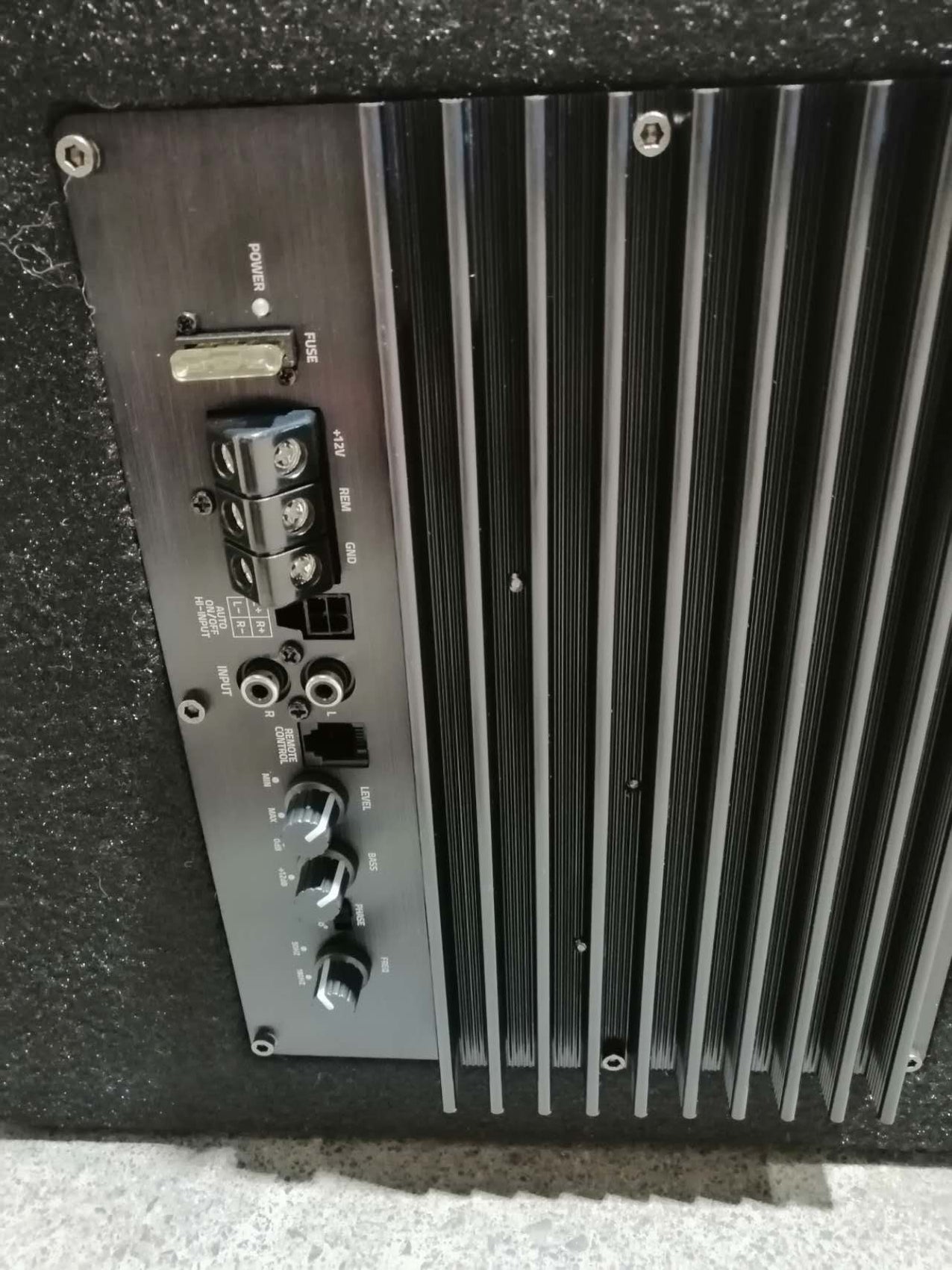 JBL 1000W 12" Sub + Performance box + 500W Amplifier — Pepsi Auto Service